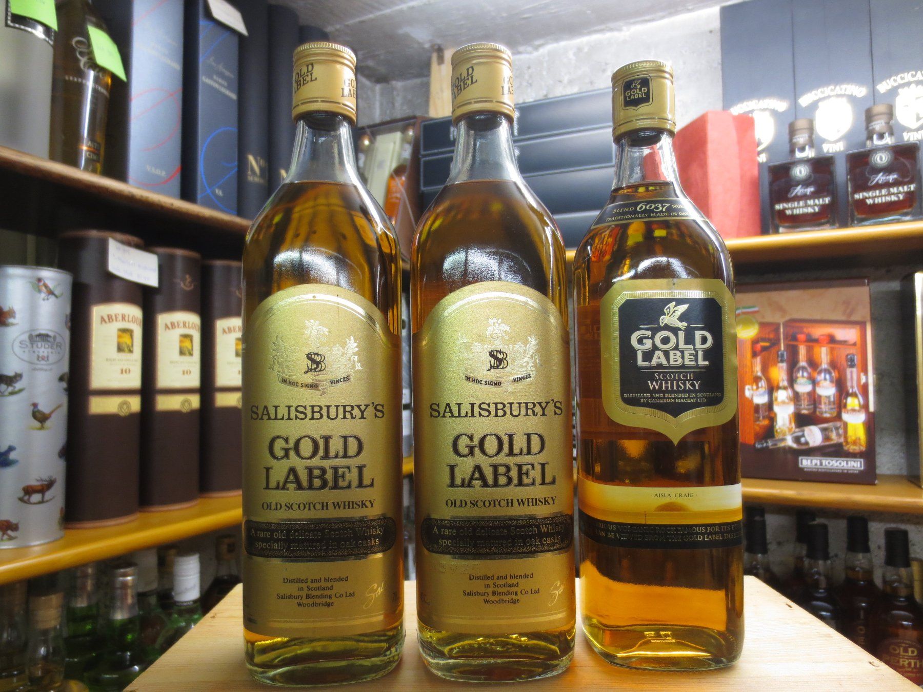 3 Fl. Gold Label Old Scotch Whisky 70cl. 40 Vol. (Lot 171) (Neu (gemäss ...