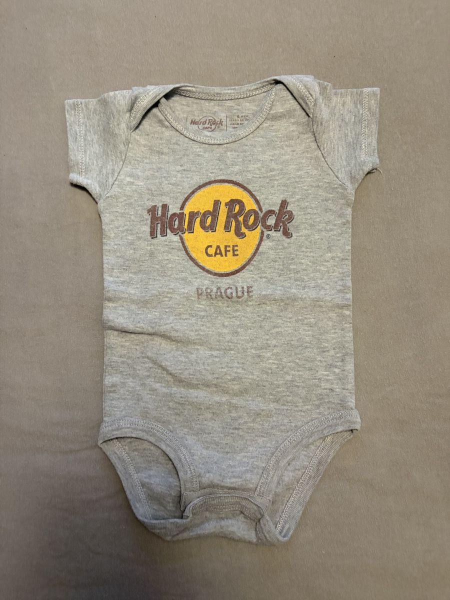 Hard Rock Cafe Prague Baby Body, Grösse 6M (Gebraucht) in Rafz für CHF ...