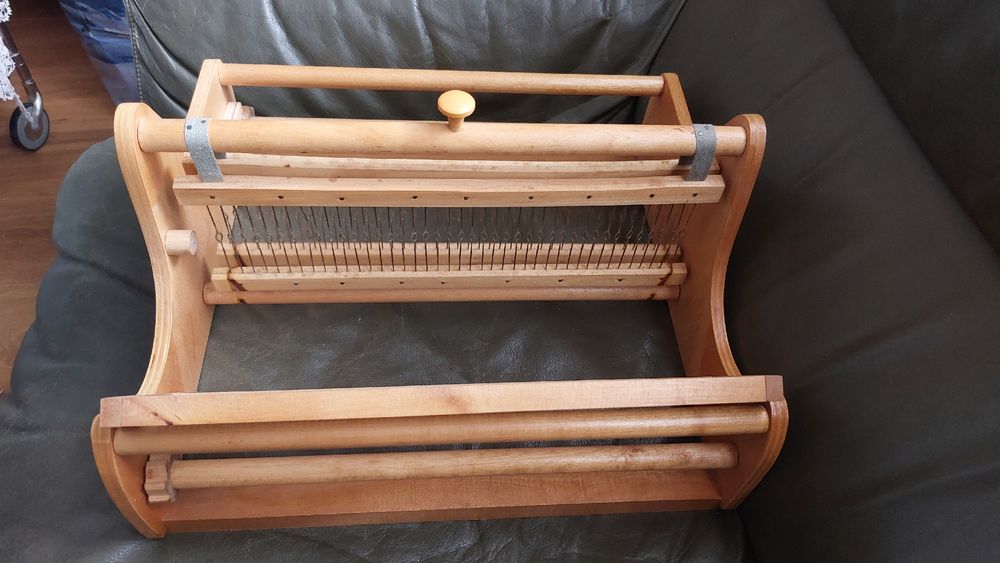 Tisch-Webrahmen aus Holz, ideal für kreative Projekte. (Gebraucht) in ...