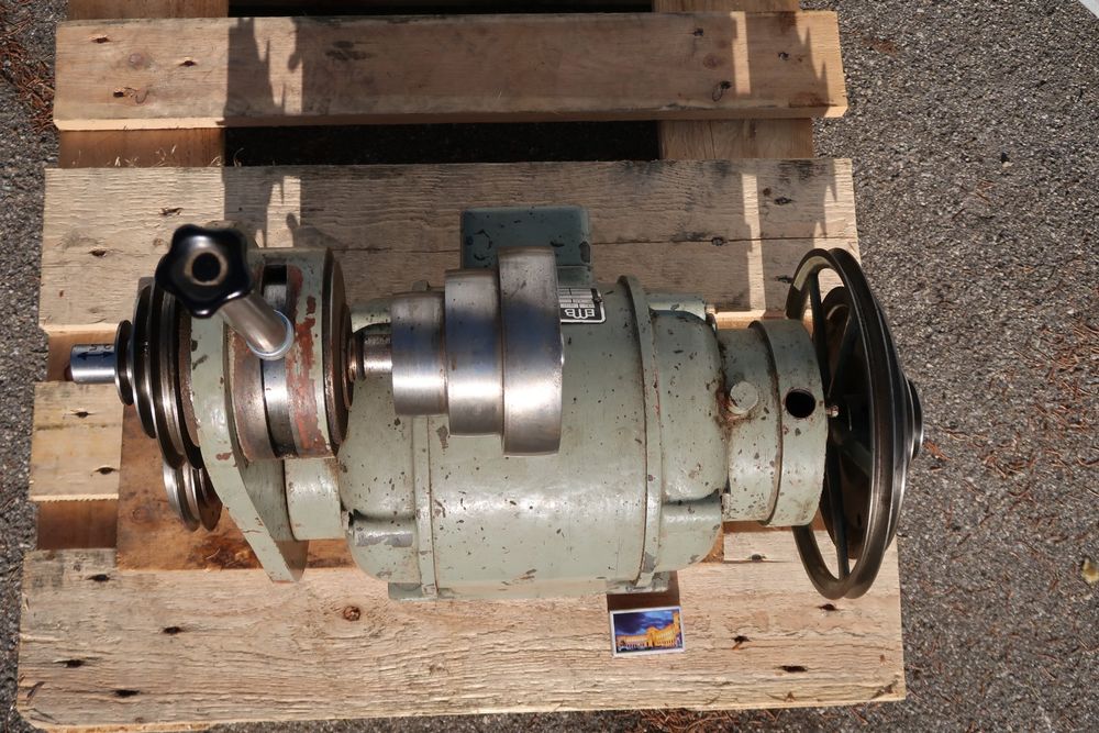 EMB Motor 450 /900 U/min. für Schaublin 102 Drehbank 380V (Defekt) in ...