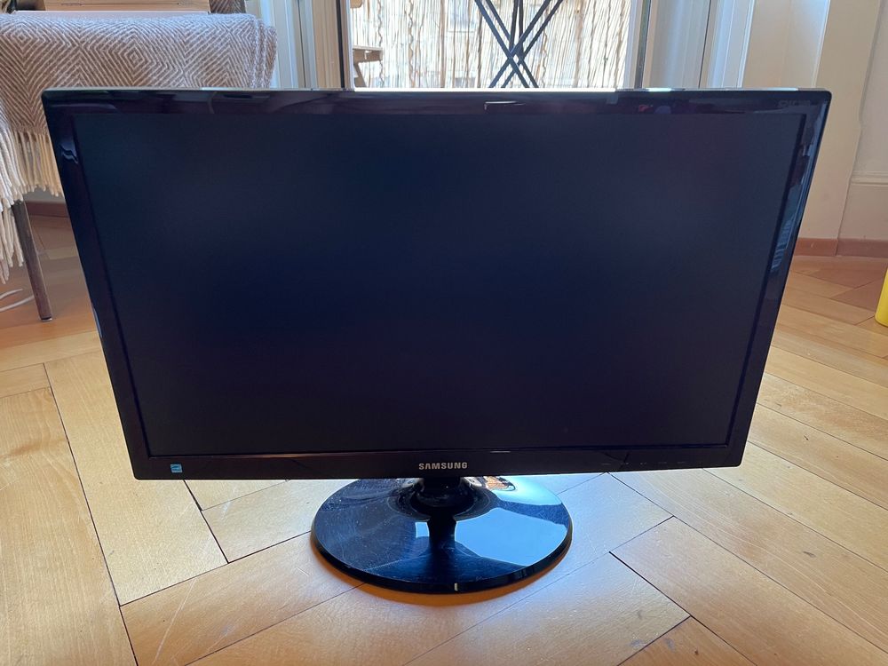 Samsung PC monitor (Gebraucht) in Lausanne für CHF 20 – mit Lieferung ...