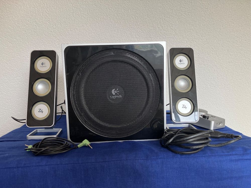 Logitech Z-4 2.1 PC-Lautsprecher Soundsystem Boxen Subwoofer (Gebraucht ...