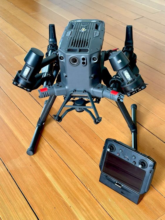 DJI Matrice 300 RTK mit Enterprise Smart Controller (Gebraucht) in Worb ...