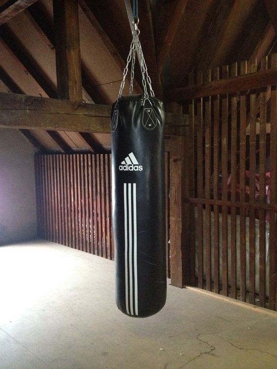 Guterhaltener Boxsack von Adidas | Kaufen auf Ricardo