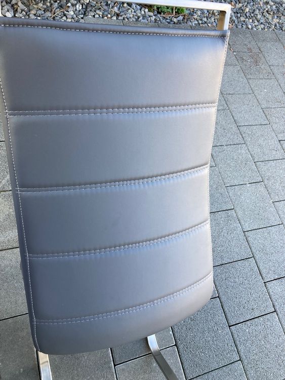 4 graue Freischwinger Stühle sehr guter Zustand (Gebraucht) in Derendingen für CHF 100 – nur ...