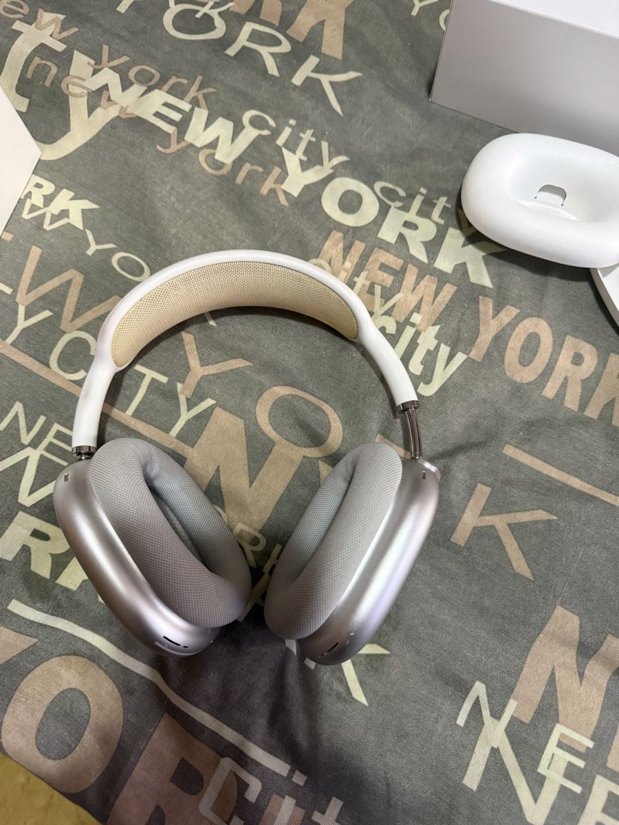 🎧 Apple AirPods Max – Blanc – Très bon état (D'occasion) à Chesières ...