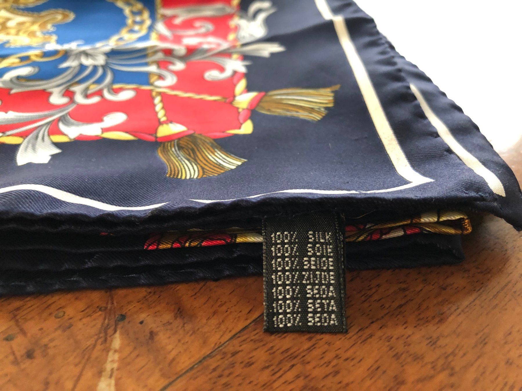 Seidenfoulard Pierre Balmain Paris (100%Seide) (Gebraucht) in Gunzwil ...