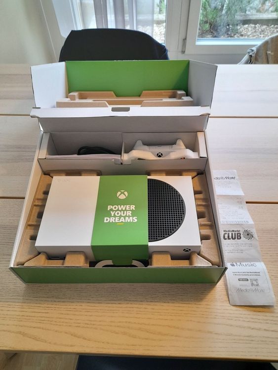 Xbox Series S mit Zubehör | Kaufen auf Ricardo