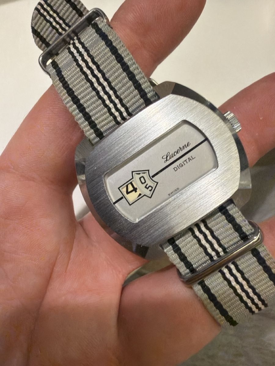 Montre Lucerne Digital Vintage Années 70 - Swiss Made (Neuf (Voir ...