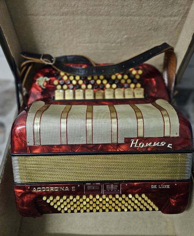 Hohner Accordiana II Handharmonika Akkordeon rot (Gebraucht) in ...