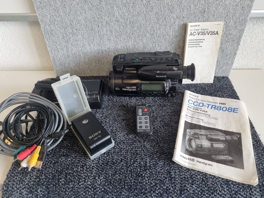 Sony CCD-TR808E Video Hi8 Camcorder mit allem Zubehör (Gebraucht) in ...