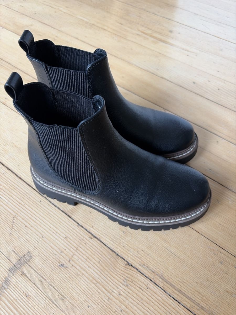 Schwarze Chelsea Boots Gr. 37- wie neu (Neu (gemäss Beschreibung)) in ...