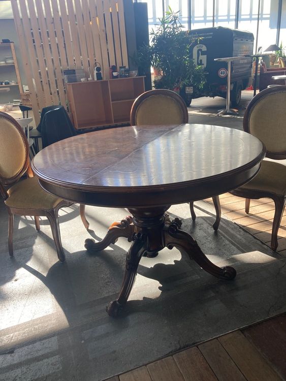 Antique table ronde en bois de noyer et ses 5 chaises (Gebraucht) in ...