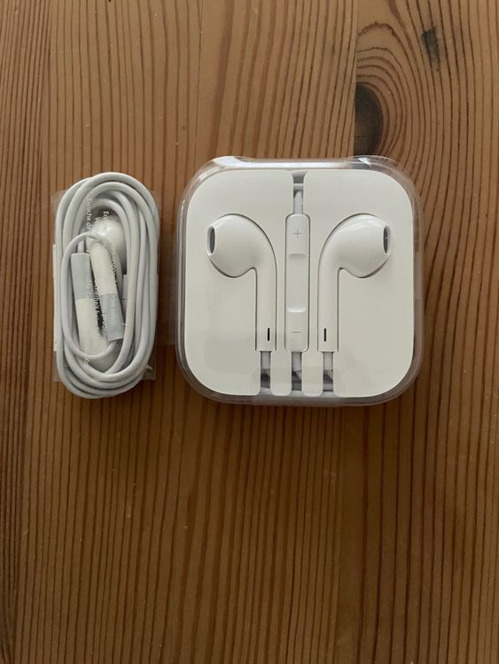Original Apple Kopfhörer (Neu und originalverpackt) in Biel/Bienne für ...