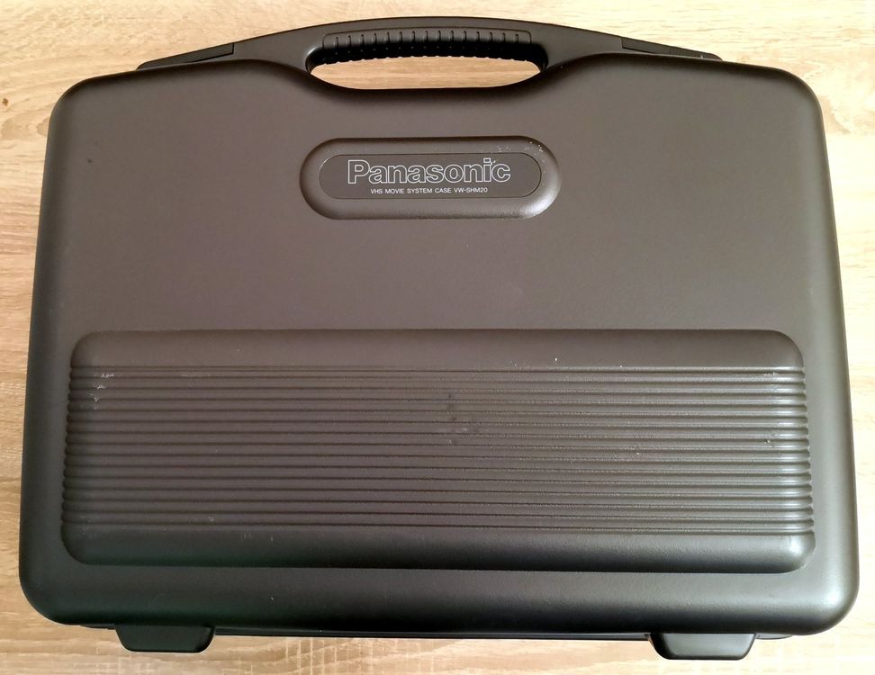 Vidéo camera Panasonic S VHS Hi-Fi stéréo MS4 (Gebraucht) in Grandson ...