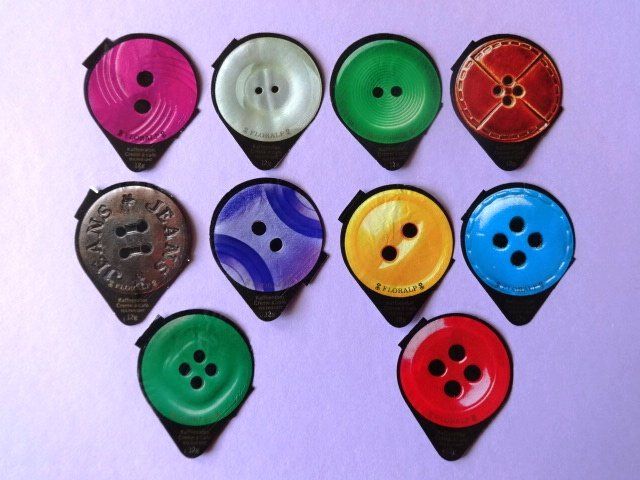 Série 533 (Attaches) - Boutons (10) (D'occasion) à Fétigny pour CHF 1.5 ...