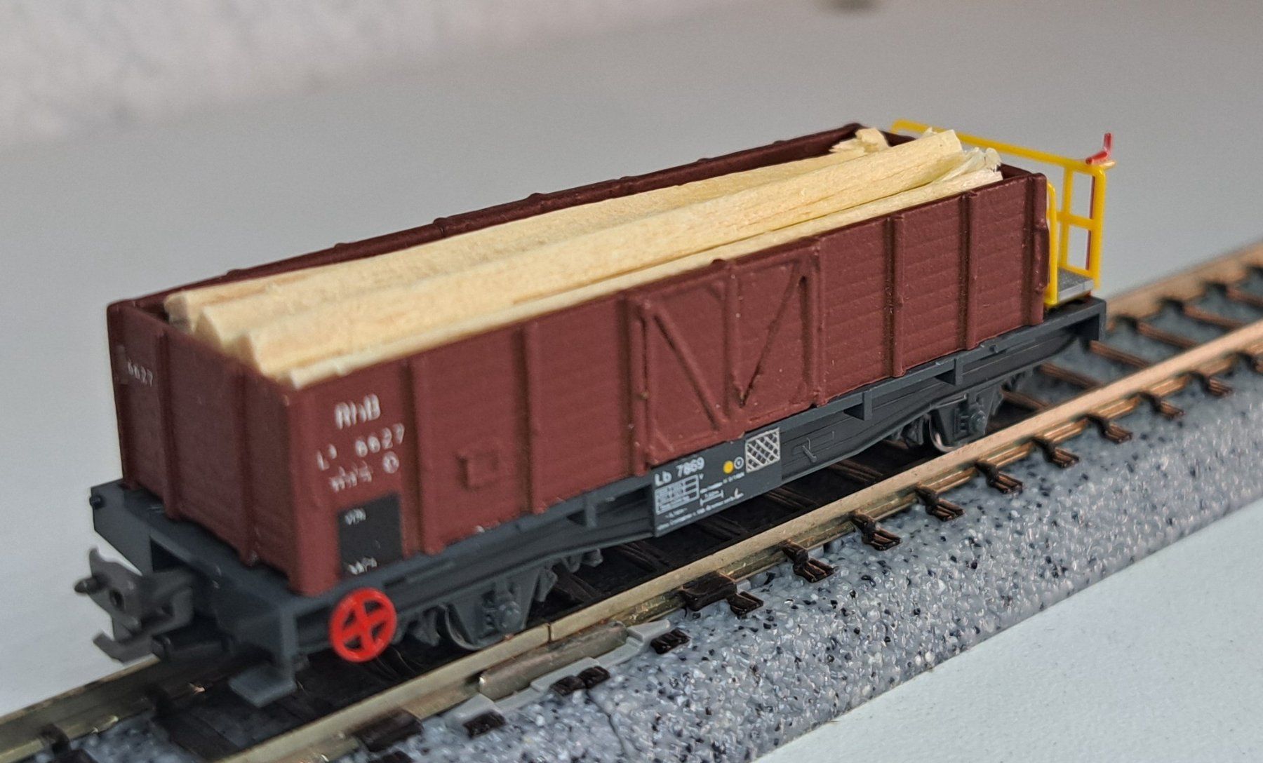 RhB Güterwagen mit Holz NR 6667 Messing Mulde Modell Spur N (Neu ...