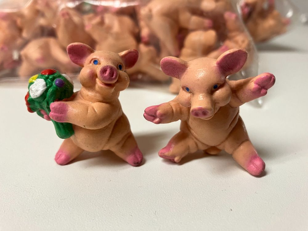 Posten Deko-Schweine NEU ab 1.-Fr (Neu und originalverpackt) in Krinau für CHF 1 – nur Abholung ...