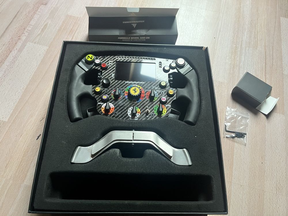 Thrustmaster Formula Wheel Ferarri F1 SF1000 Edition | Kaufen auf Ricardo