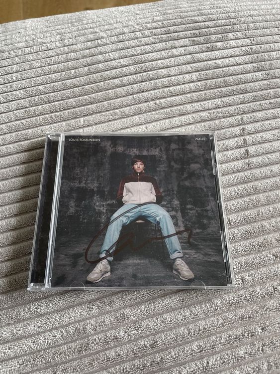 Walls - Louis Tomlinson CD signiert | Kaufen auf Ricardo