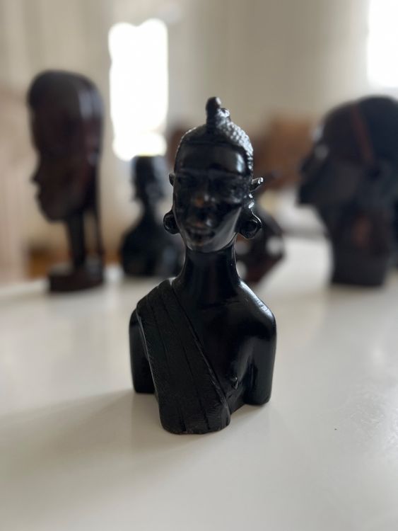 Afrikanische Skulptur handgeschnitzt Holzfiguren (Gebraucht) in Kriens für CHF 10 – mit ...
