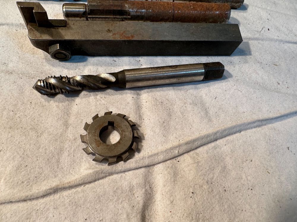 R057 diverse Werkzeuge für Bohren, Drehen, Fräsen (Gebraucht) in für ...