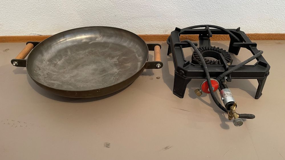 Gas-Kocher mit Paella-Pfanne (Neu (gemäss Beschreibung)) in Baden für ...