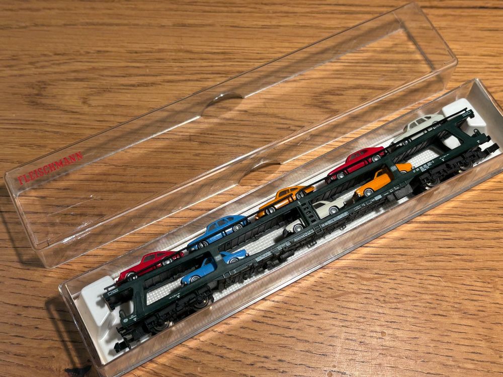 *e372: Autotransport mit 7 Markenautos, Fleischmann (Spur N) (Gebraucht ...