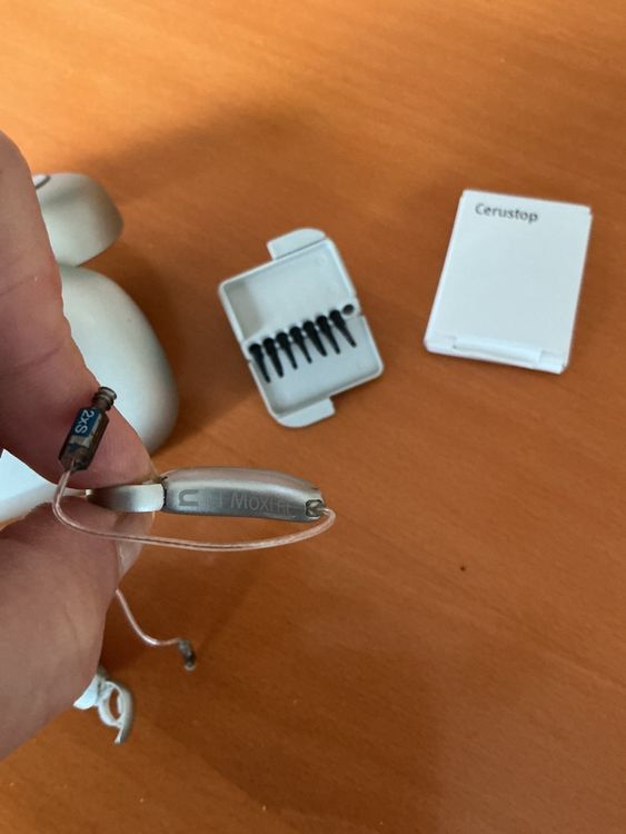 Hörgeräte Paar Unitron T Moxi Fit, gebraucht/Defekt (Gebraucht) in ...