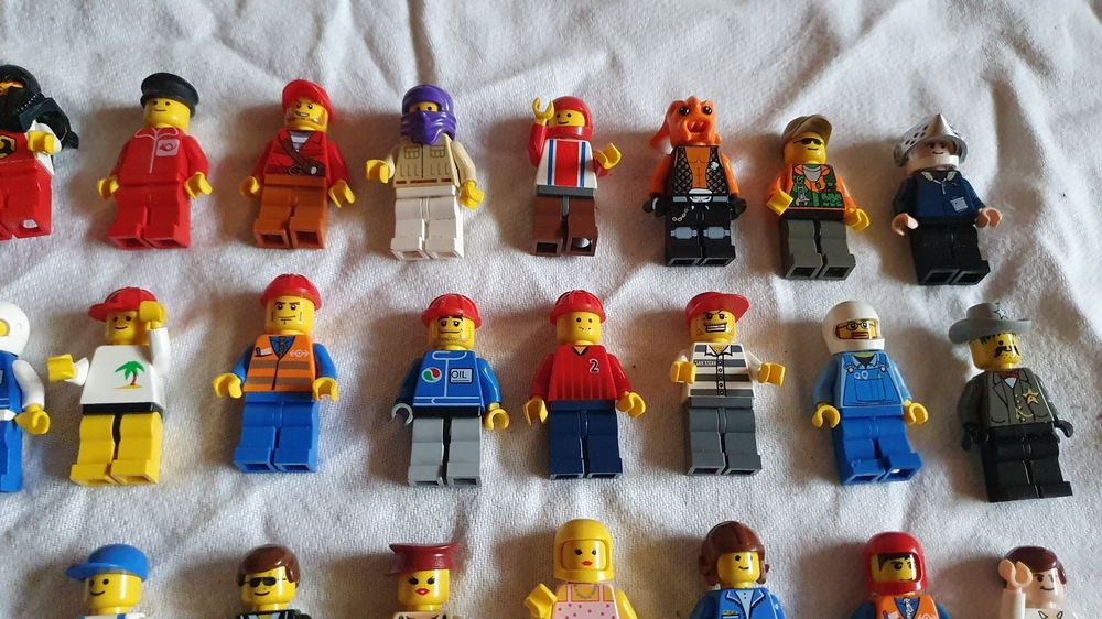 40 komplette LEGO System Figuren Minifiguren Männchen kg (Gebraucht) in ...