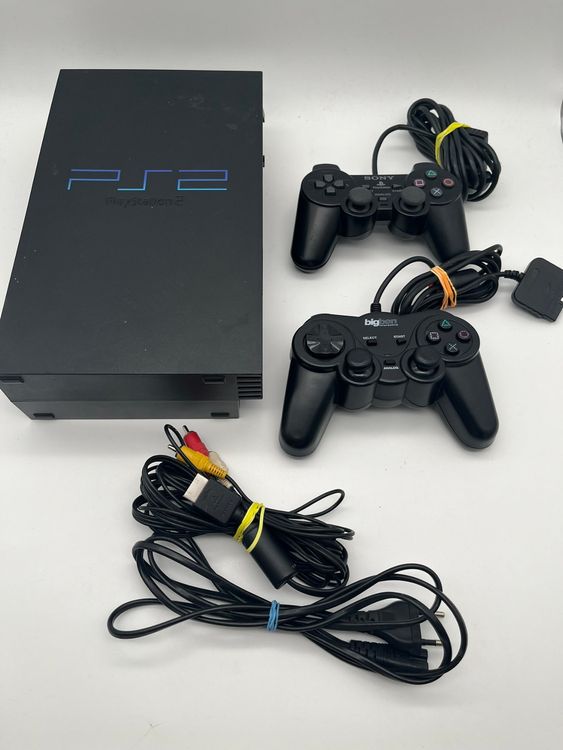 Playstation 2 fat + 2 Controller PS2 Sony Retro (Gebraucht) in St ...