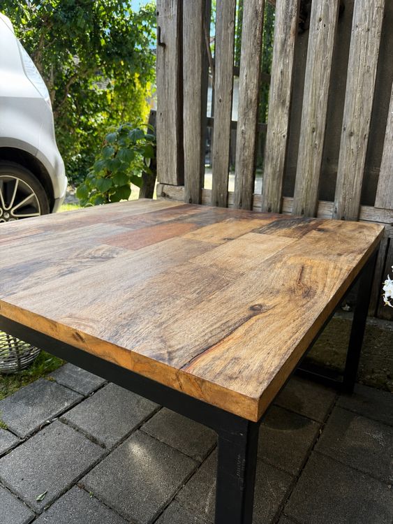 Tisch aus Massivholz (Neu (gemäss Beschreibung)) in Dachsen für CHF 10 ...