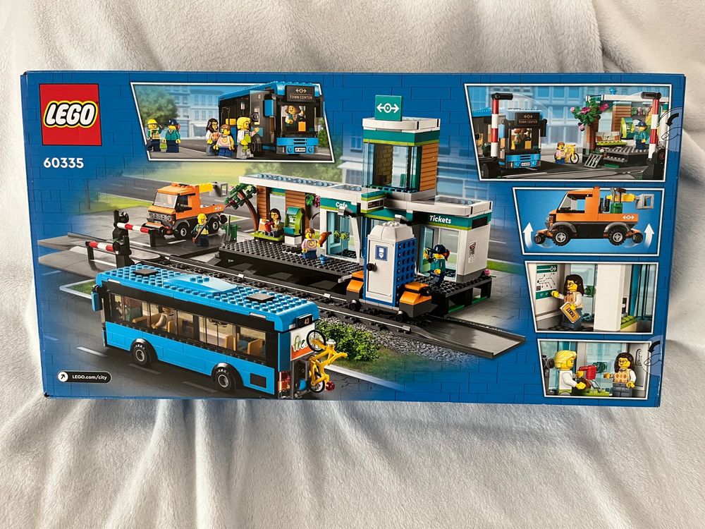 LEGO 60335 City Bahnhof Schienen, Bus, Strassenplatten NEU (Neu und originalverpackt) in Buochs ...