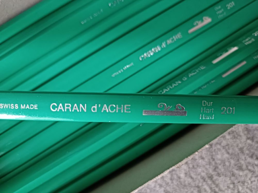 35 Zimmermann Bleistifte 25 cm Caran d'Ache grün | Kaufen auf Ricardo