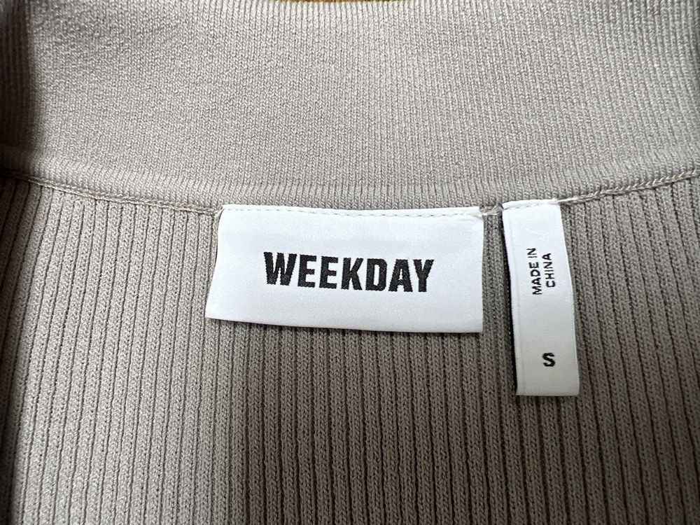 Marken Langarm Shirt Gr. S, 34 Grau “Weekday” (Gebraucht) in HORGEN für ...