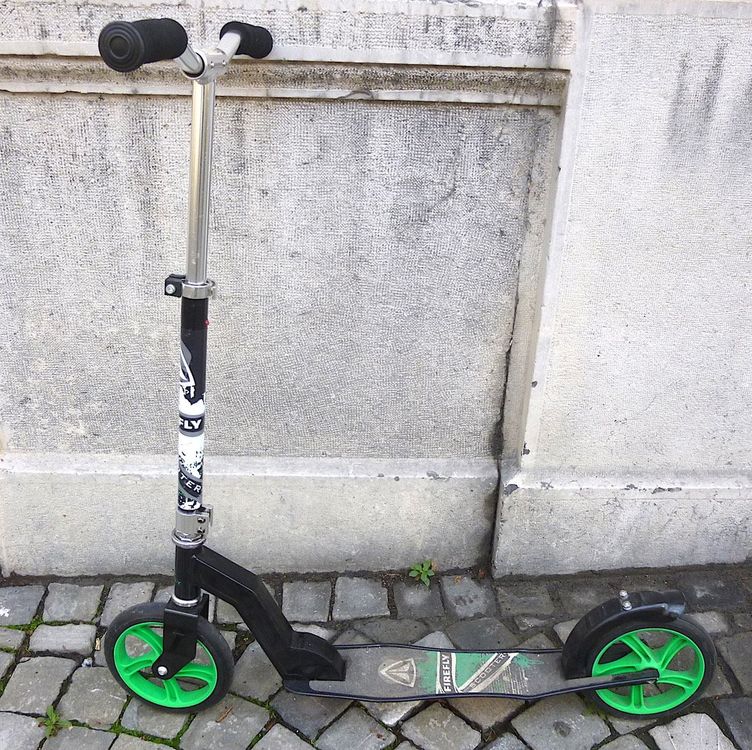 FIREFLY Trotinette Kickboard pliable hauteur ajustable (D'occasion) à ...