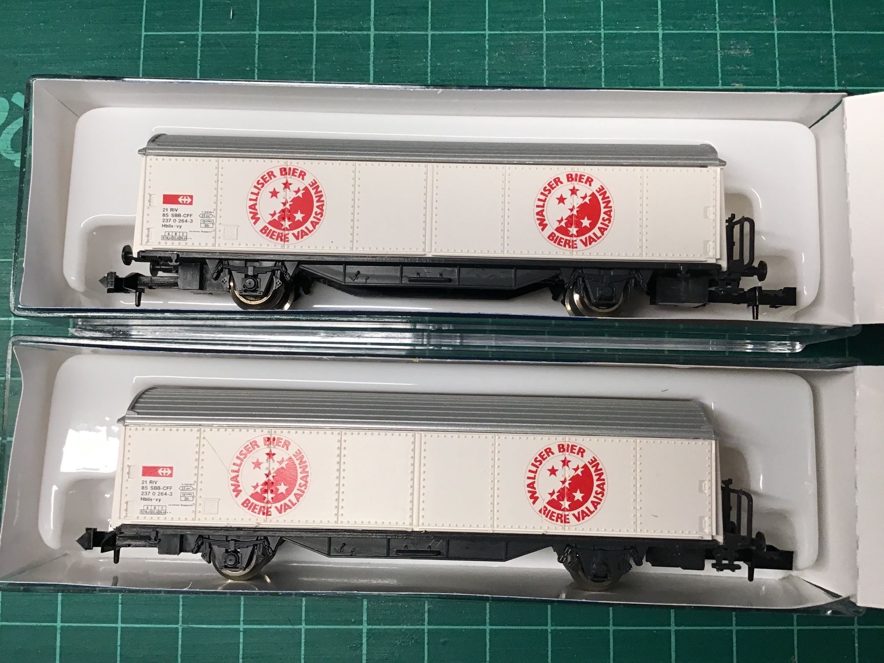 Roco N 25626, 2x Bierwagen "Walliser" (Gebraucht) in Männedorf für CHF ...