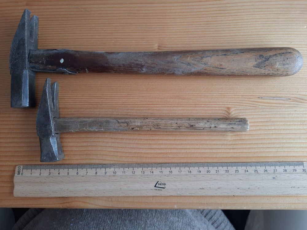 Hammer 2 Stück alt Zustand gemäss Bilder (Gebraucht) in Oberuzwil für ...