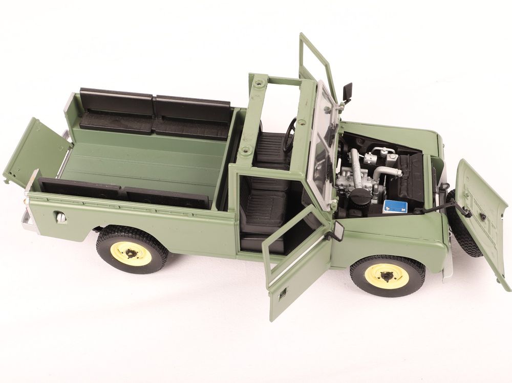 UNIVERSAL HOBBIES Land Rover Serie II, III Modell (Gebraucht) in für ...