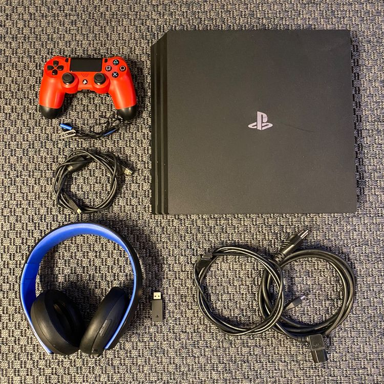 PS4 Pro + VR-Brille + Kamera + Headset | Kaufen auf Ricardo