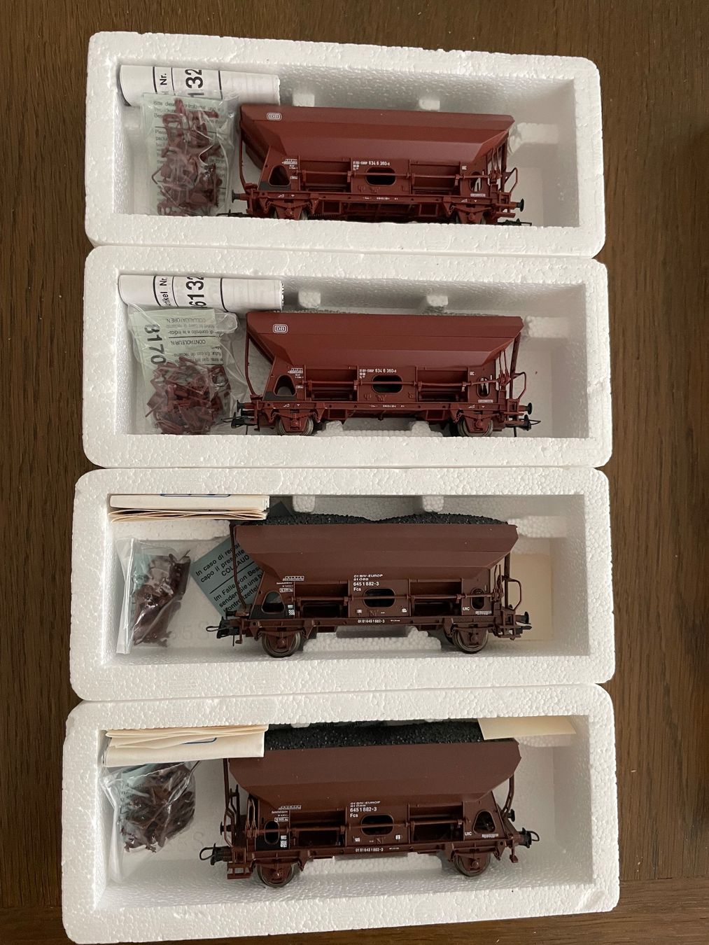 Verkaufe Roco HO AC 4x Selbstentladewagen Eds OVP (Gebraucht) in ...