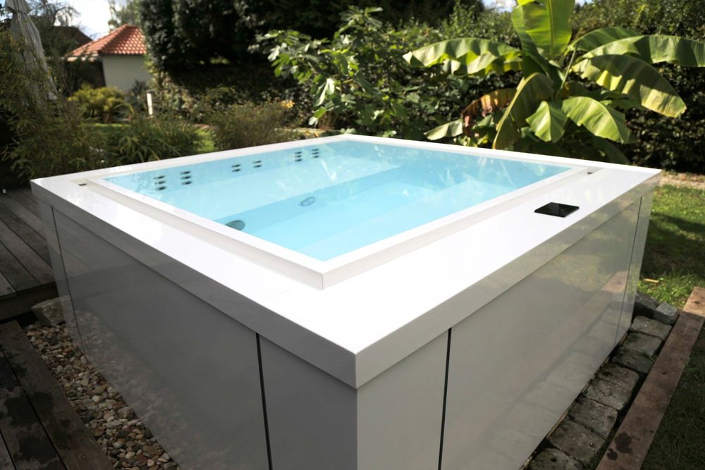 Whirlpool Jacuzzi | Elementserie "Ignis" - AKTION & Occasion (Neu (gemäss Beschreibung)) in ...