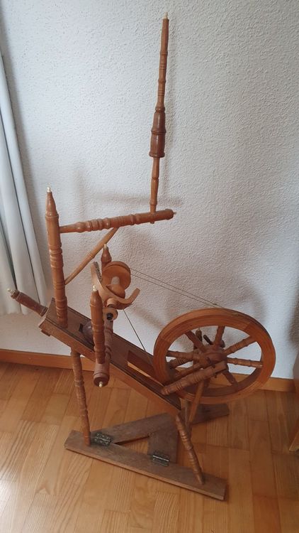 Altes Spinnrad aus Holz (Gebraucht) in Meilen für CHF 9 – nur Abholung ...