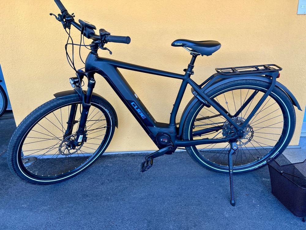 CUBE Kathmandu Hybrid Pro 625 black'n'blue - nur 650km (Gebraucht) in Zug für CHF 1800 – nur ...