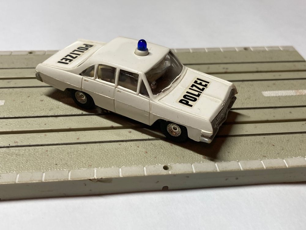 Faller ams Opel Diplomat weiss Polizei mit Blinklicht | Acheter sur Ricardo