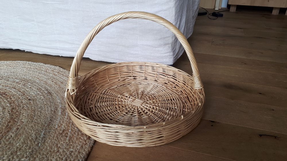 Großer, flacher Korb mit Henkel, 50cm | Kaufen auf Ricardo