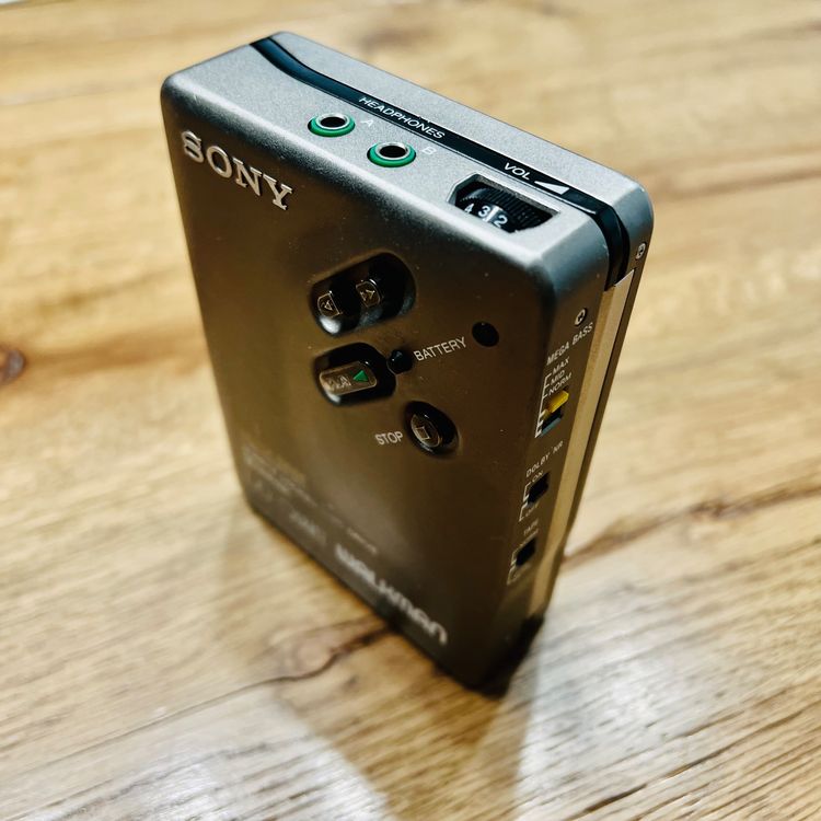 Sony Walkman WM-DD33 silber (Defekt) in Vorderthal für CHF 230 – mit ...