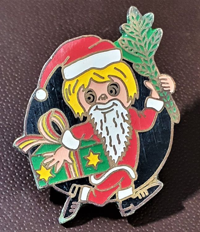 Q594 - Alter Pin Santa Clause St. Nikolaus Samichlaus (Gebraucht) in Reinach BL für CHF 2 – mit ...