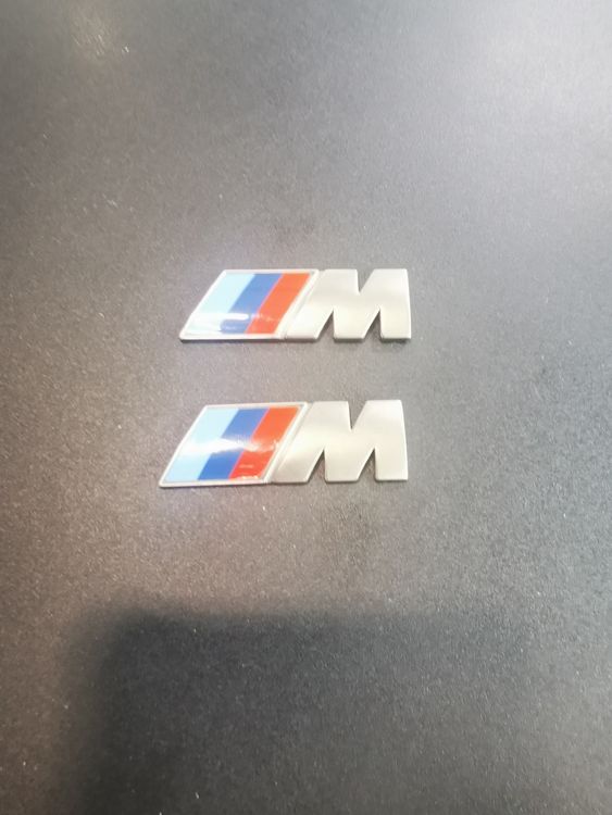BMW M LOGOS Original von einem 3er BMW | Acheter sur Ricardo
