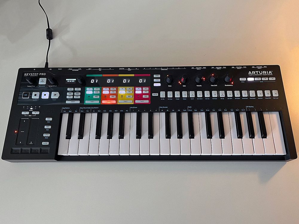 Arturia Keystep Pro Black Edition mit Garantie NEUWERTIG (Gebraucht) in ...